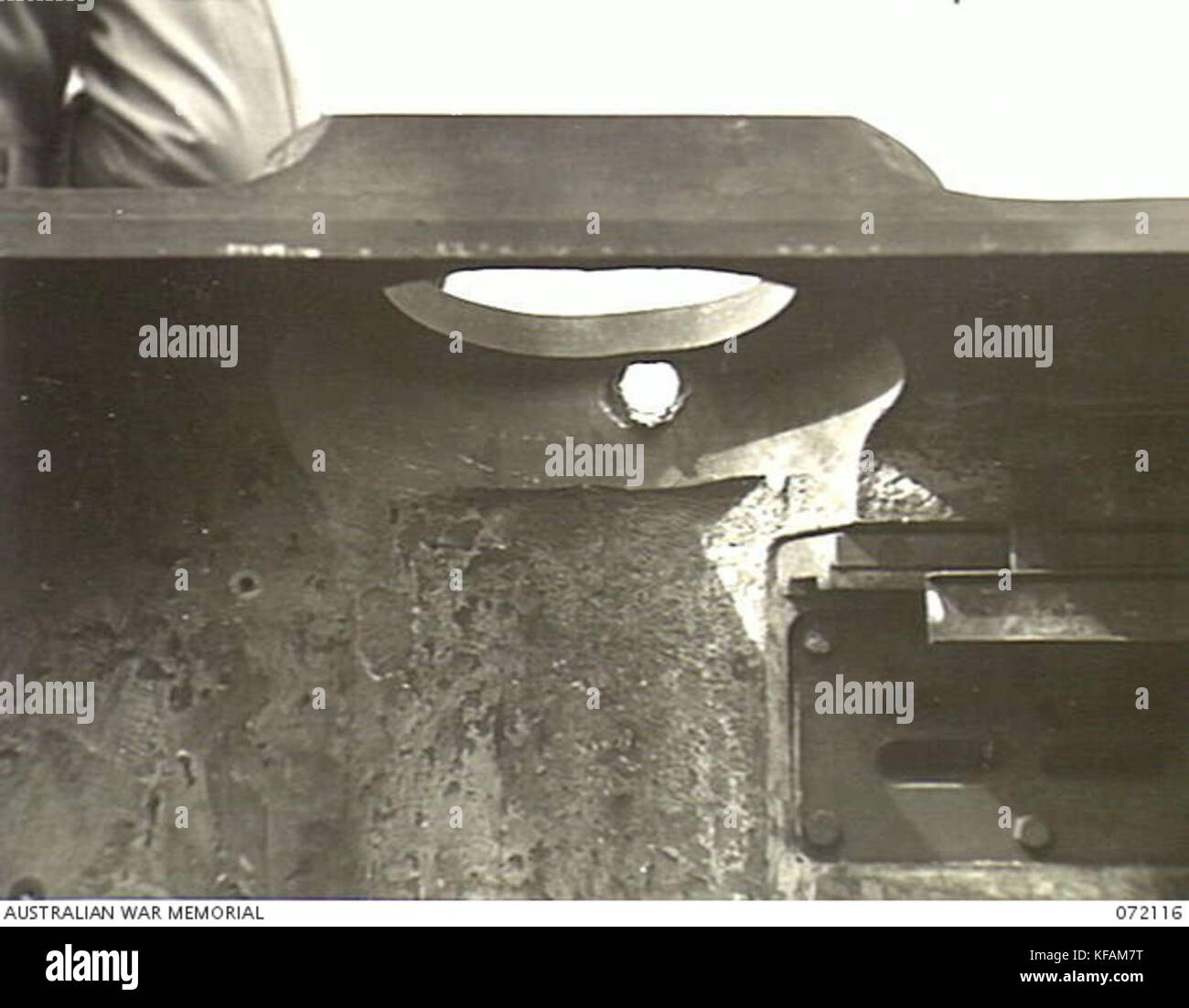 Captured IJA Type 41 Mountain Gun fire test 05 Stock Photo - Alamy