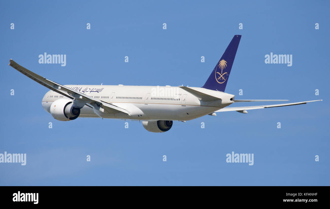 Saudi Arabian Airlines Boeing 777 HZ-AK42 departing London-Heathrow ...