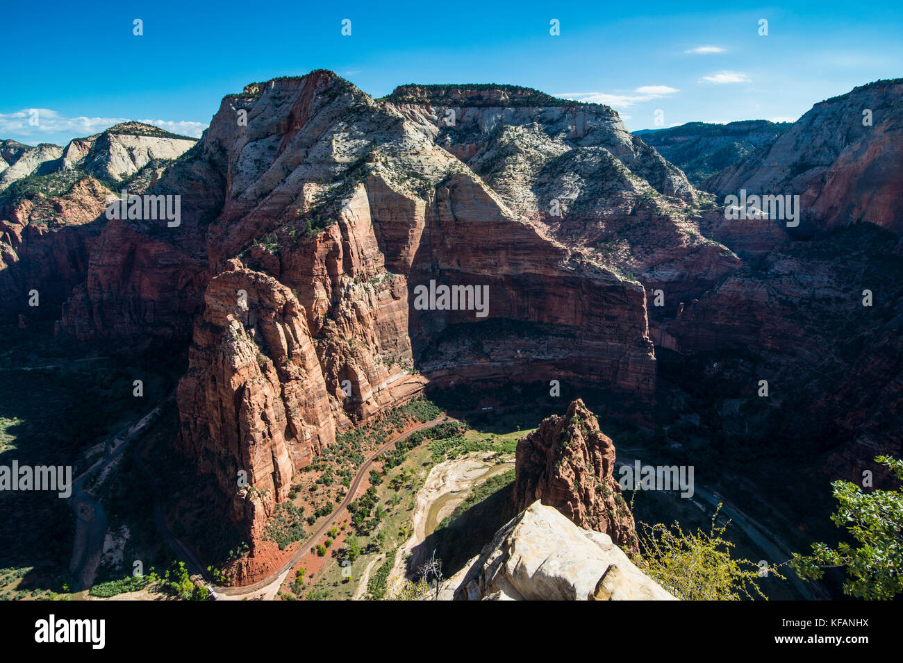 Overlook over the Zion National Park from Angel´s landing, Zion ...
