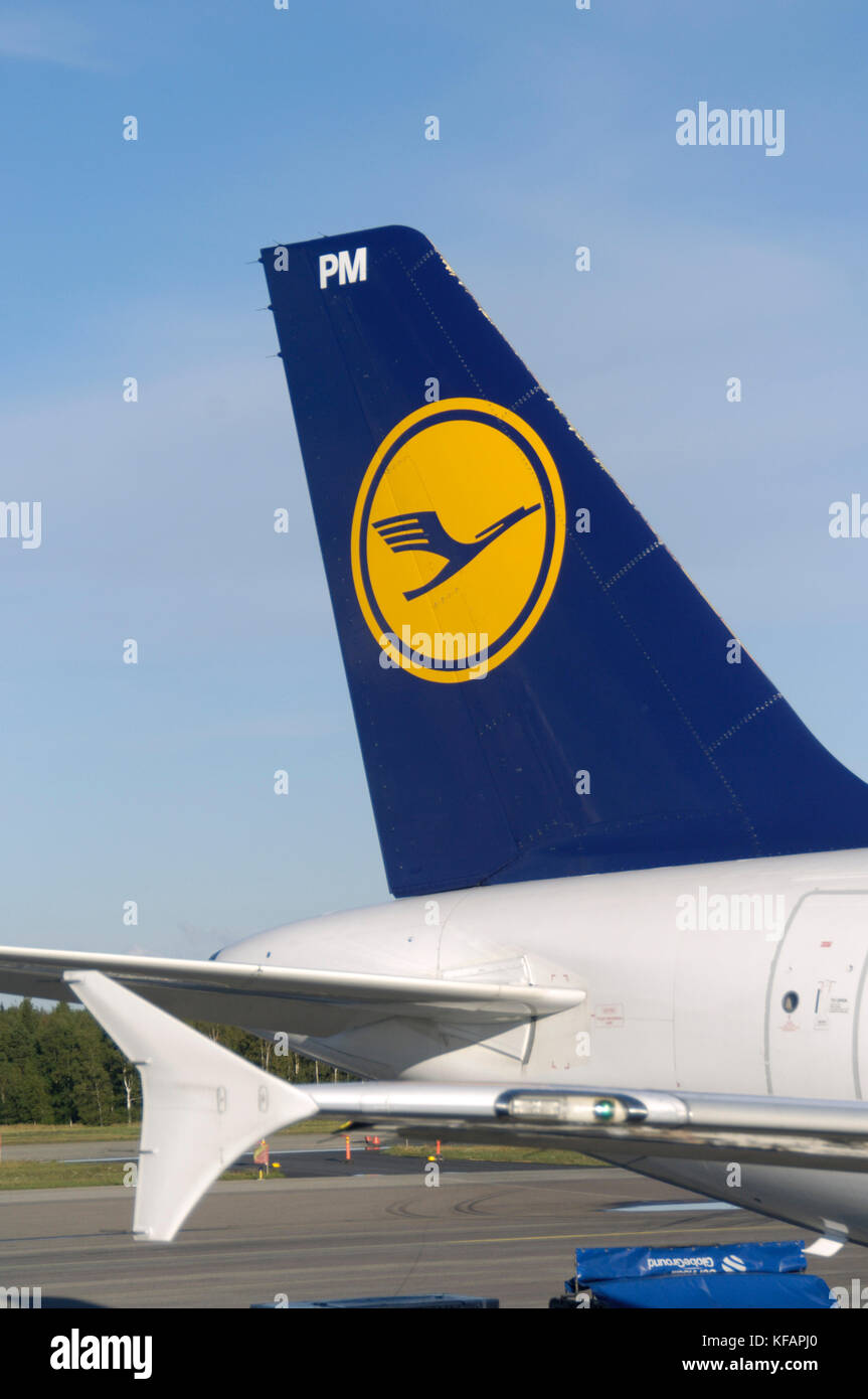 winglet and tail of a Lufthansa Airbus A320-200 Stock Photo - Alamy