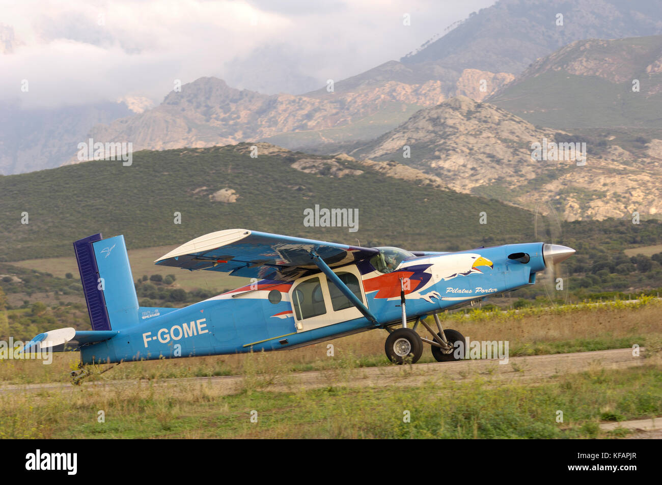 Pilatus pc 6 hi-res stock photography and images - Alamy