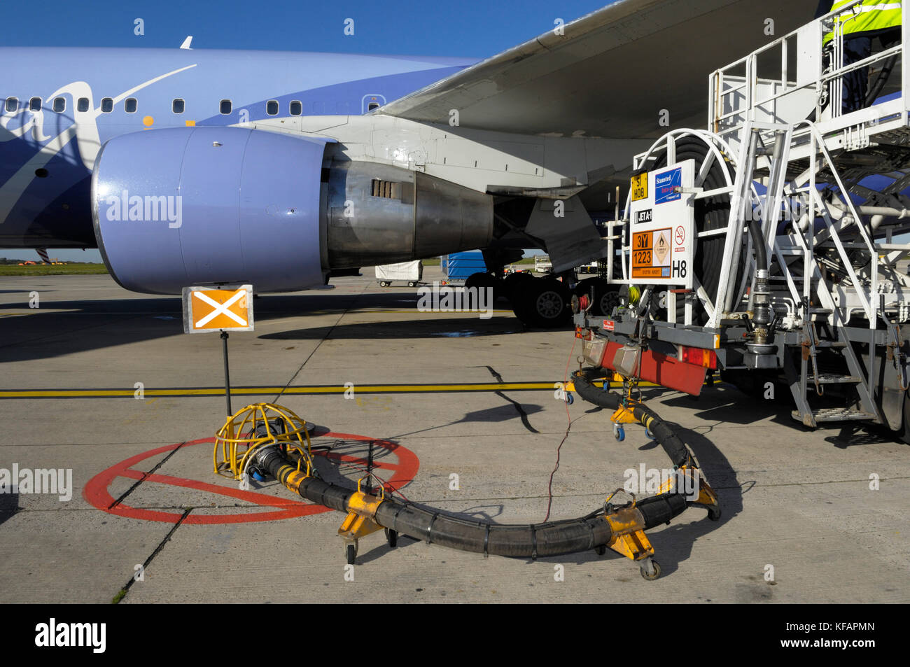 refuelling hose and truck with the Boeing 767-200ER on the first ...
