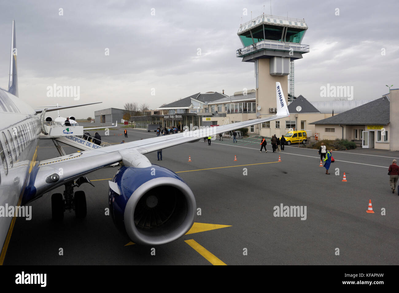 B 737 8as hi-res stock photography and images - Alamy