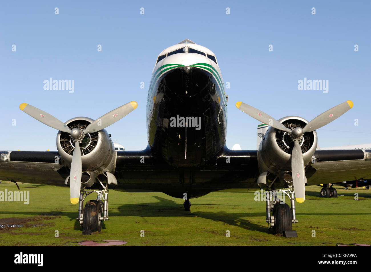 mainwheel undercarriage, propellers, engine intakes of PW R-1830-92 ...