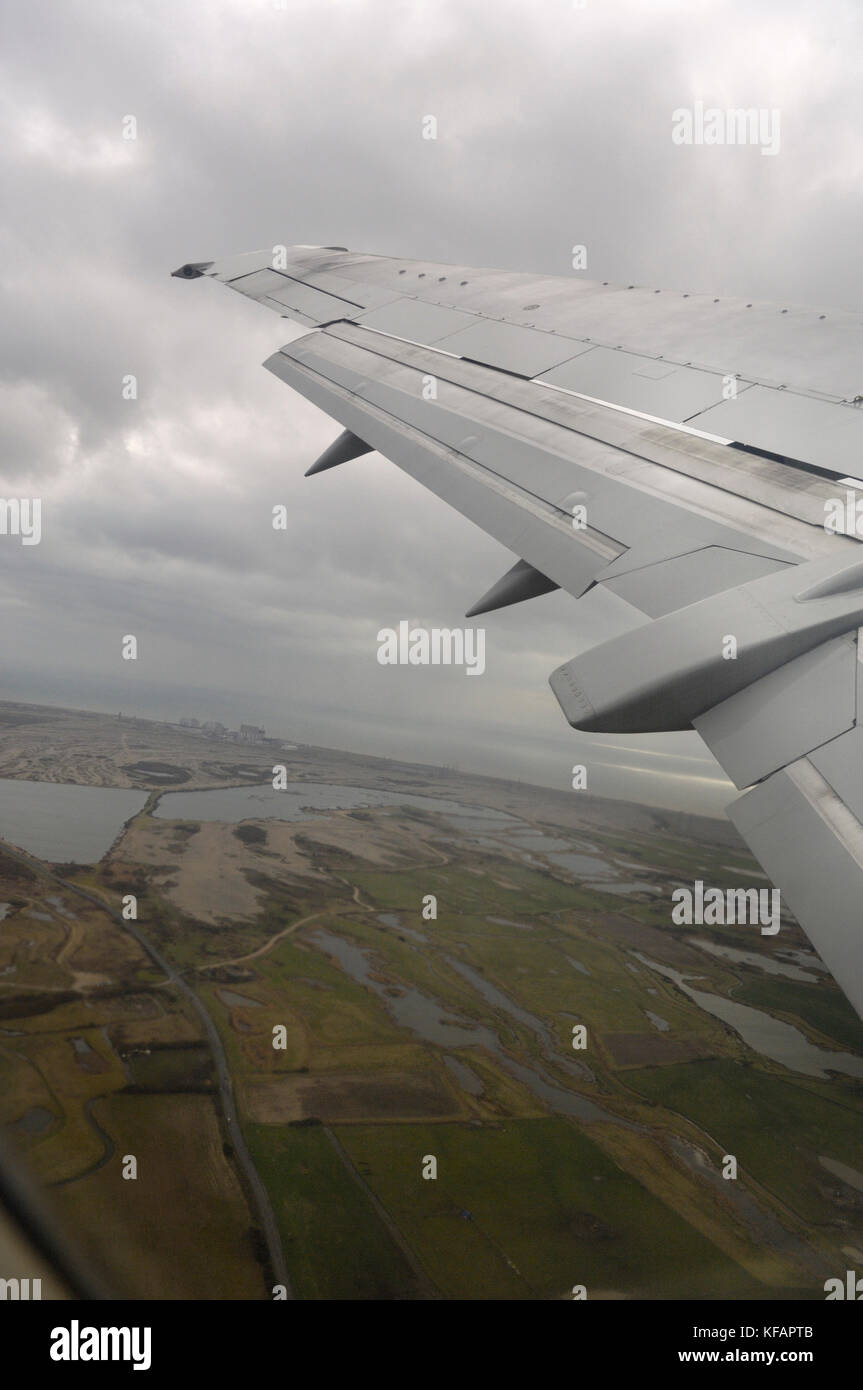 trailing-edge wing flaps and wing of a Titan Airways Boeing 737-300 ...