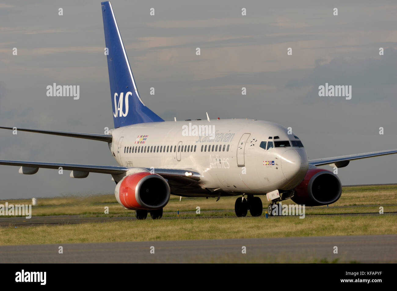 Scandinavian airlines system hi-res stock photography and images - Alamy