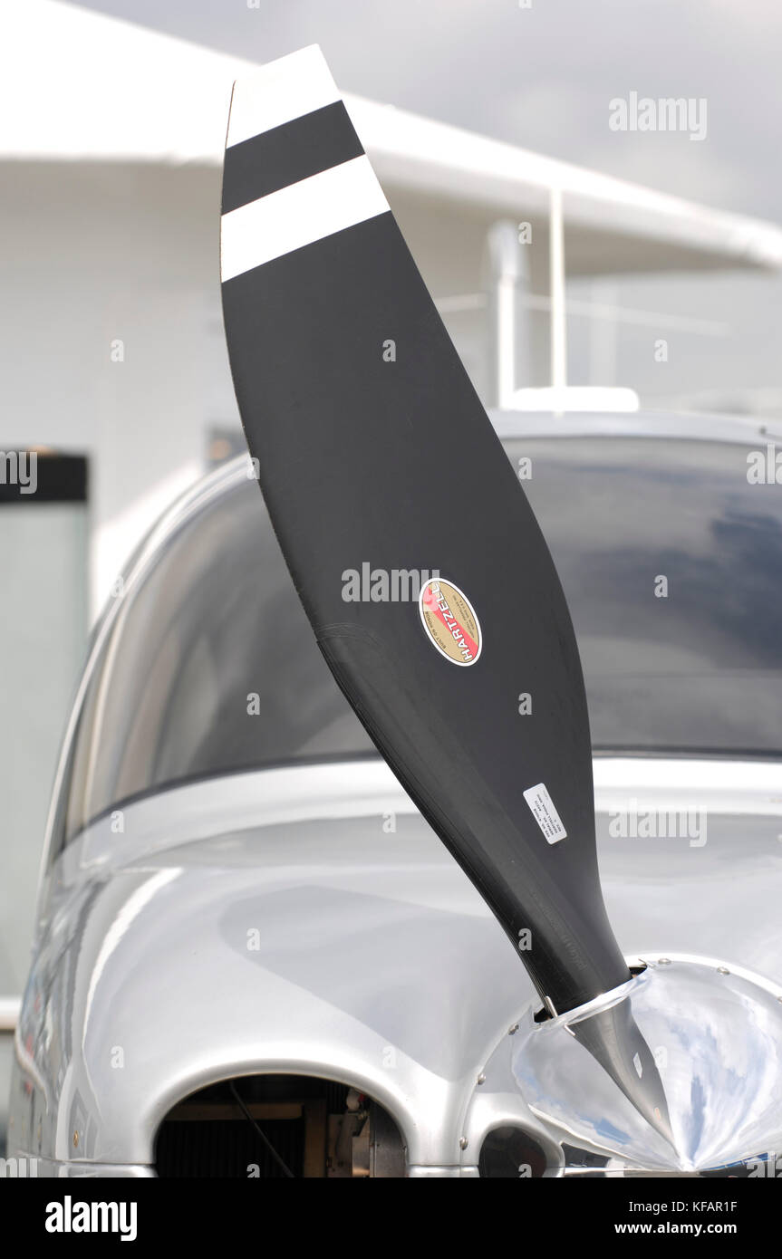 propeller blade of the Cirrus SR-22 GTSX G3 Turbo parked in the static ...