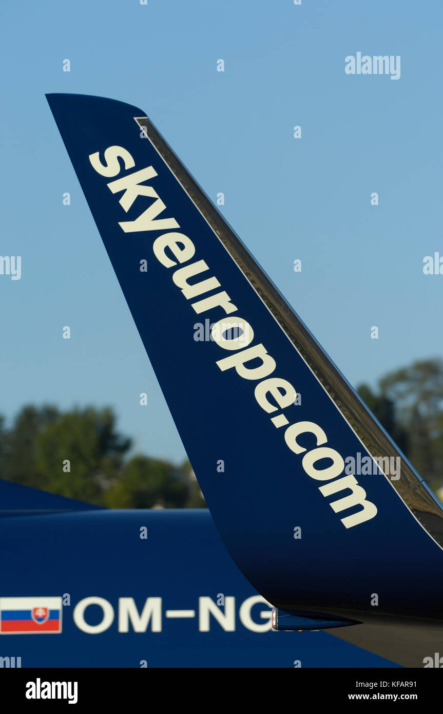 winglet of a SkyEurope Airlines Boeing 737-700 (LN2320 Stock Photo - Alamy