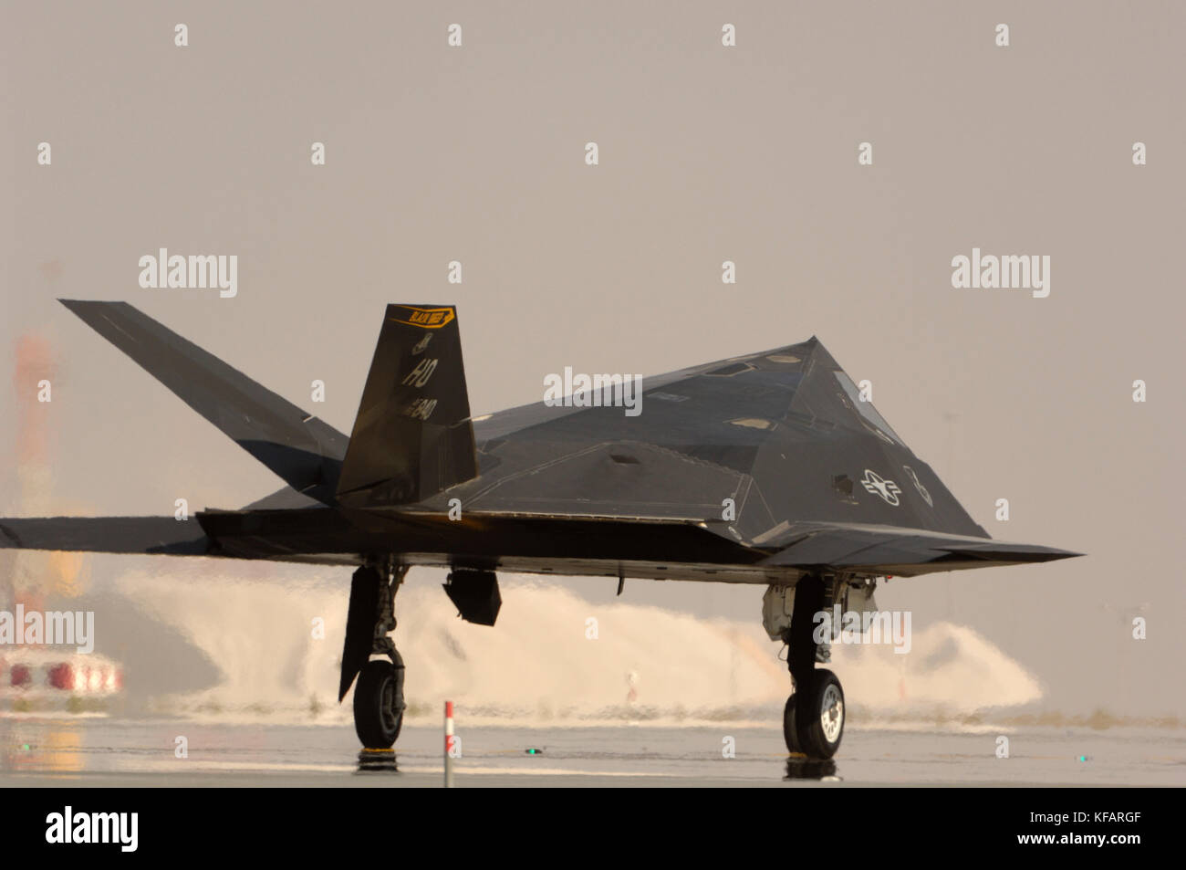 US AirForce Lockheed Martin F-117A Nighthawk taxiing at the Dubai ...