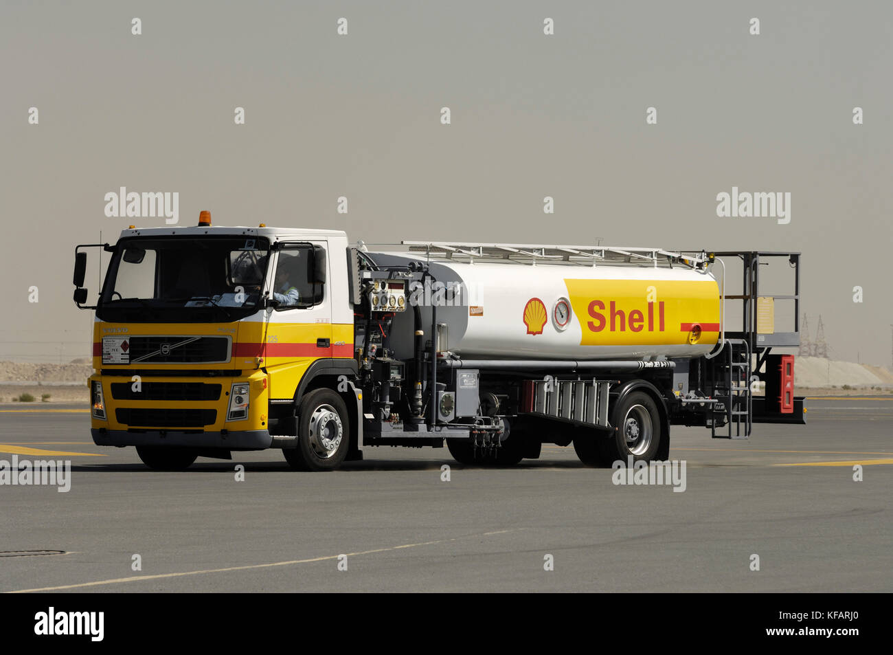 Shell aviation hi-res stock photography and images - Alamy