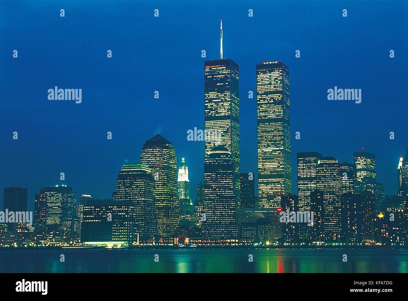 World trade center new york 1990s hi-res stock photography and images ...