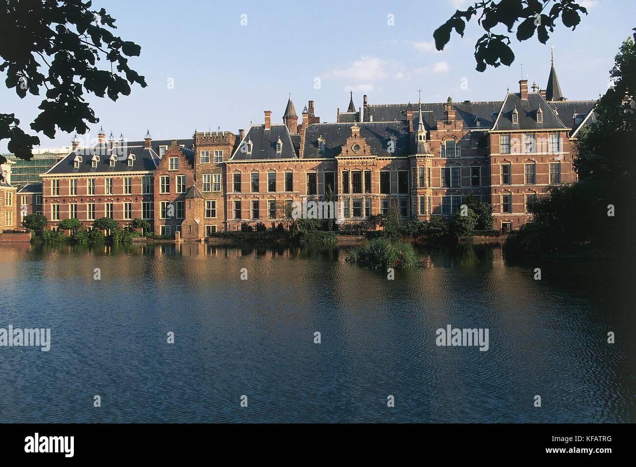The hague netherlands parliament buildings hi-res stock photography and ...