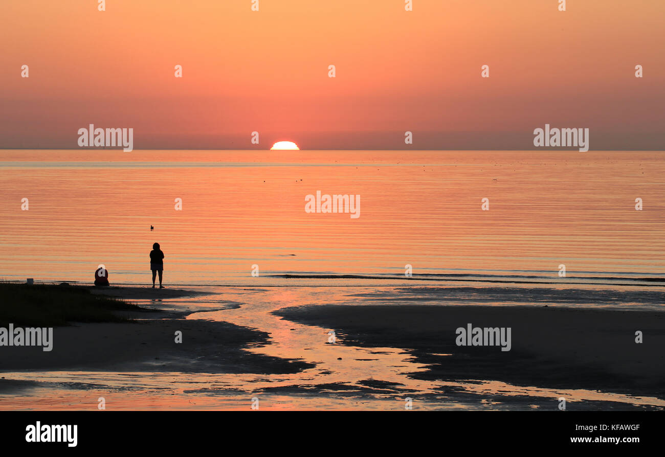 Sunset on Cape Cod Bay at Skaket Beach, Orleans, Massachusetts Stock ...