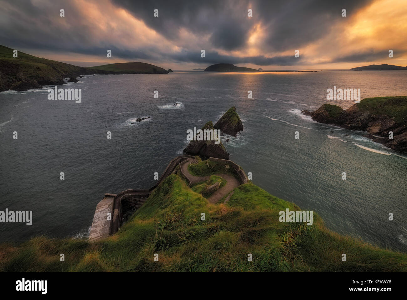 Amazing coast line at Dingle- Dun Chaoin Pier, Dunquin, Ireland Stock ...