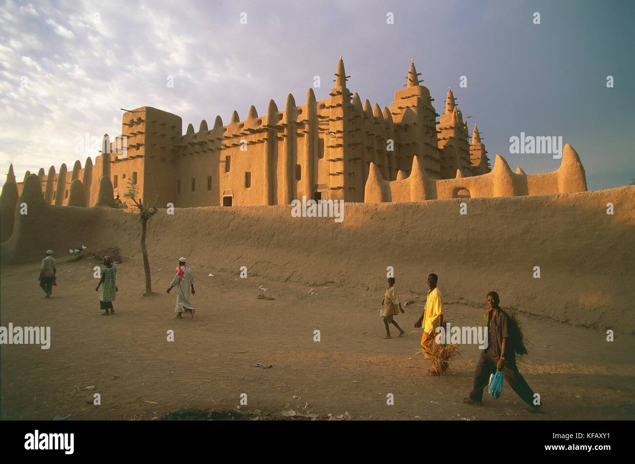 Mali, Ancient Djenne (UNESCO World Heritage List, 1988). Sudanese mud ...
