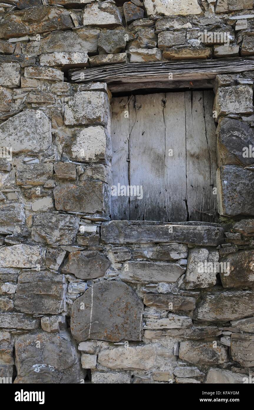 Old family homes in rural italy hi-res stock photography and images - Alamy