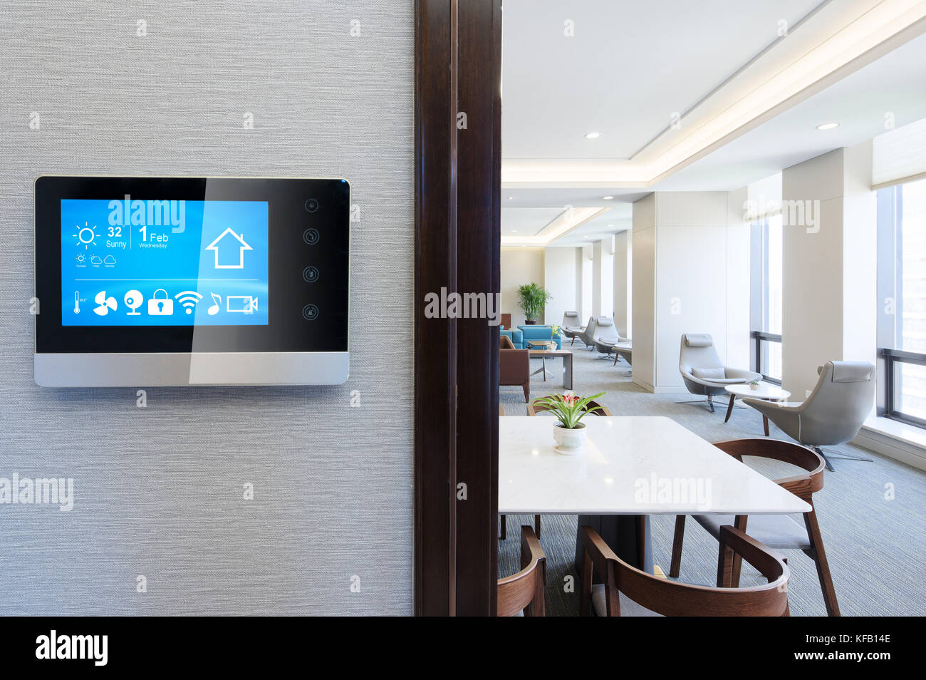 Thermostat office room hi-res stock photography and images - Alamy