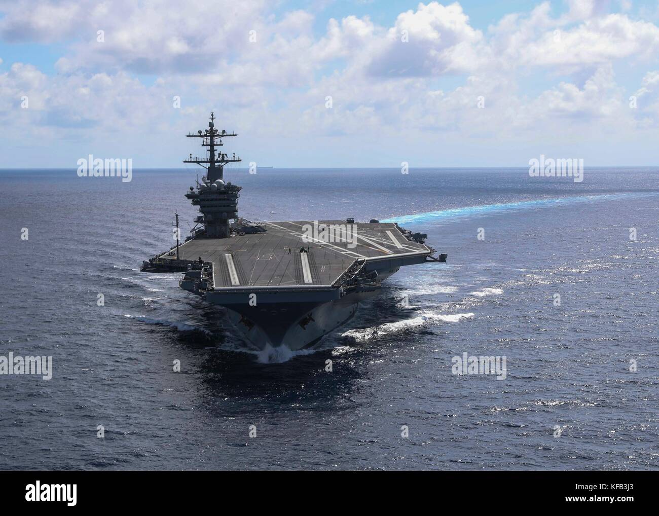 Uss abraham lincoln hi-res stock photography and images - Alamy
