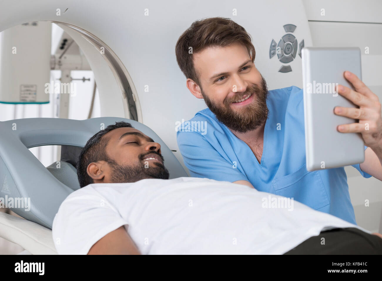 Indian Doctor Hospital Patient X Ray Stock Photos & Indian Doctor ...