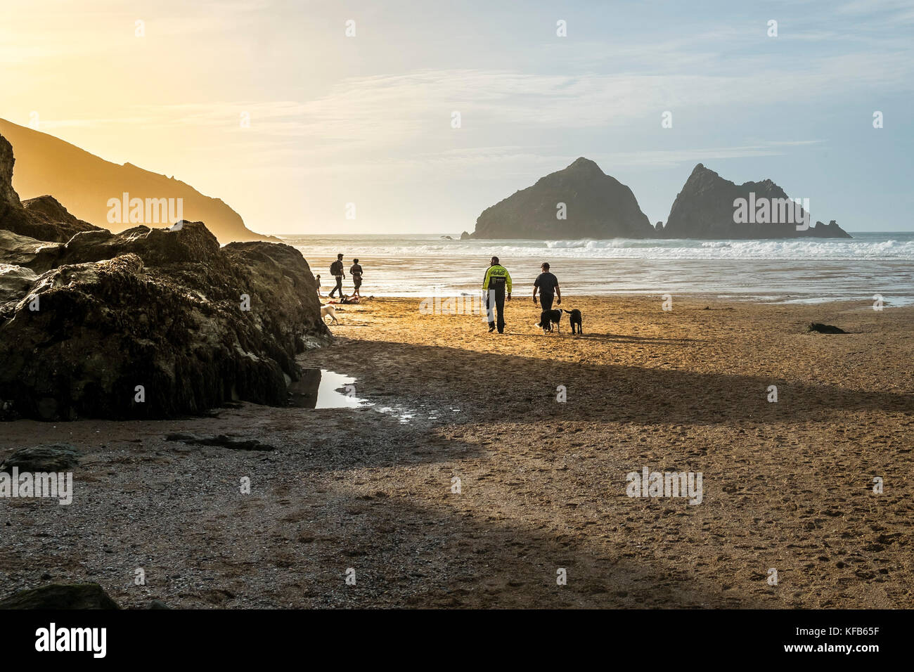 Holywell Bay in Cornwall - the iconic Gull Rocks or Carters Rocks at ...