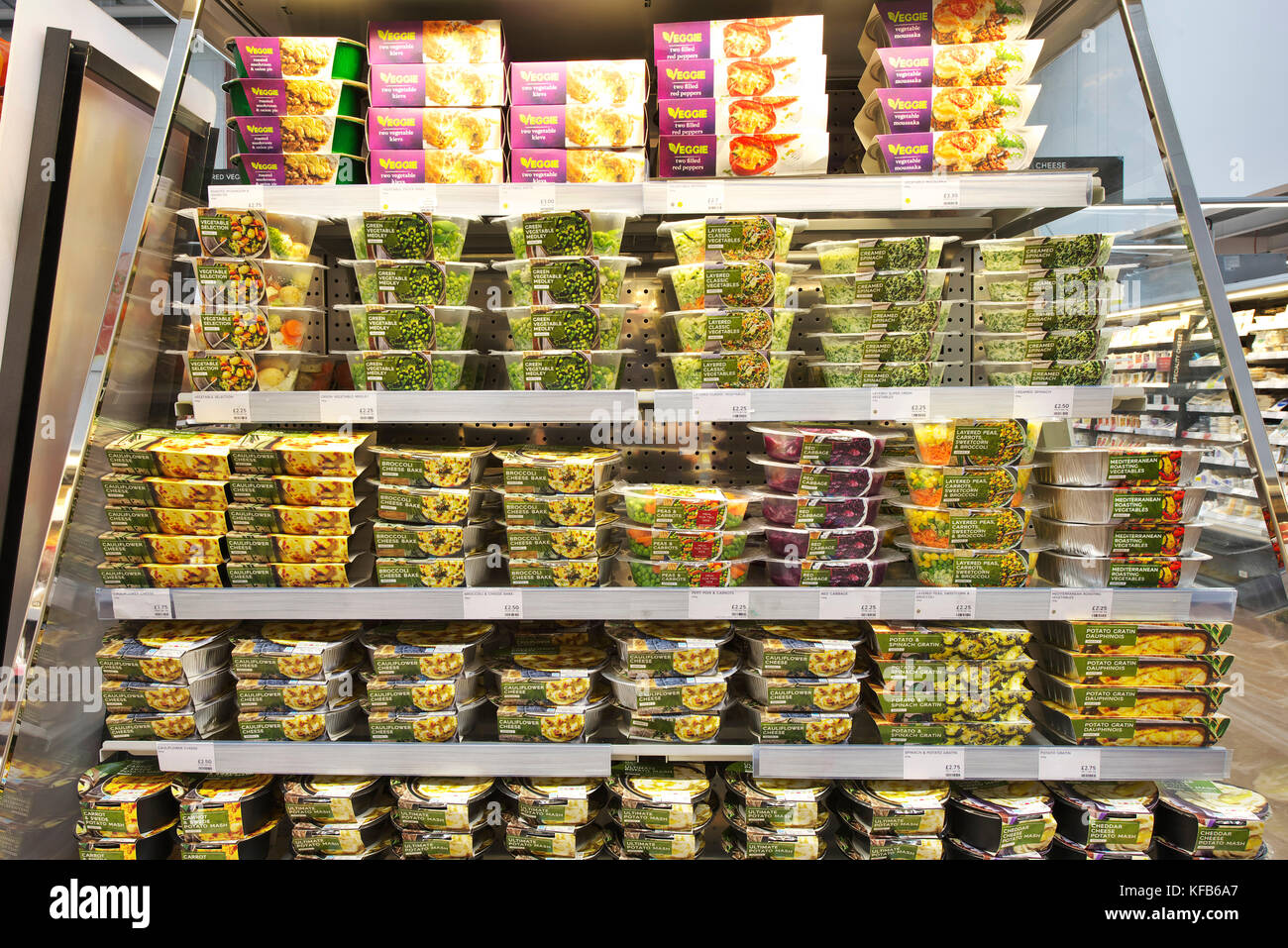 Full meals hi-res stock photography and images - Alamy