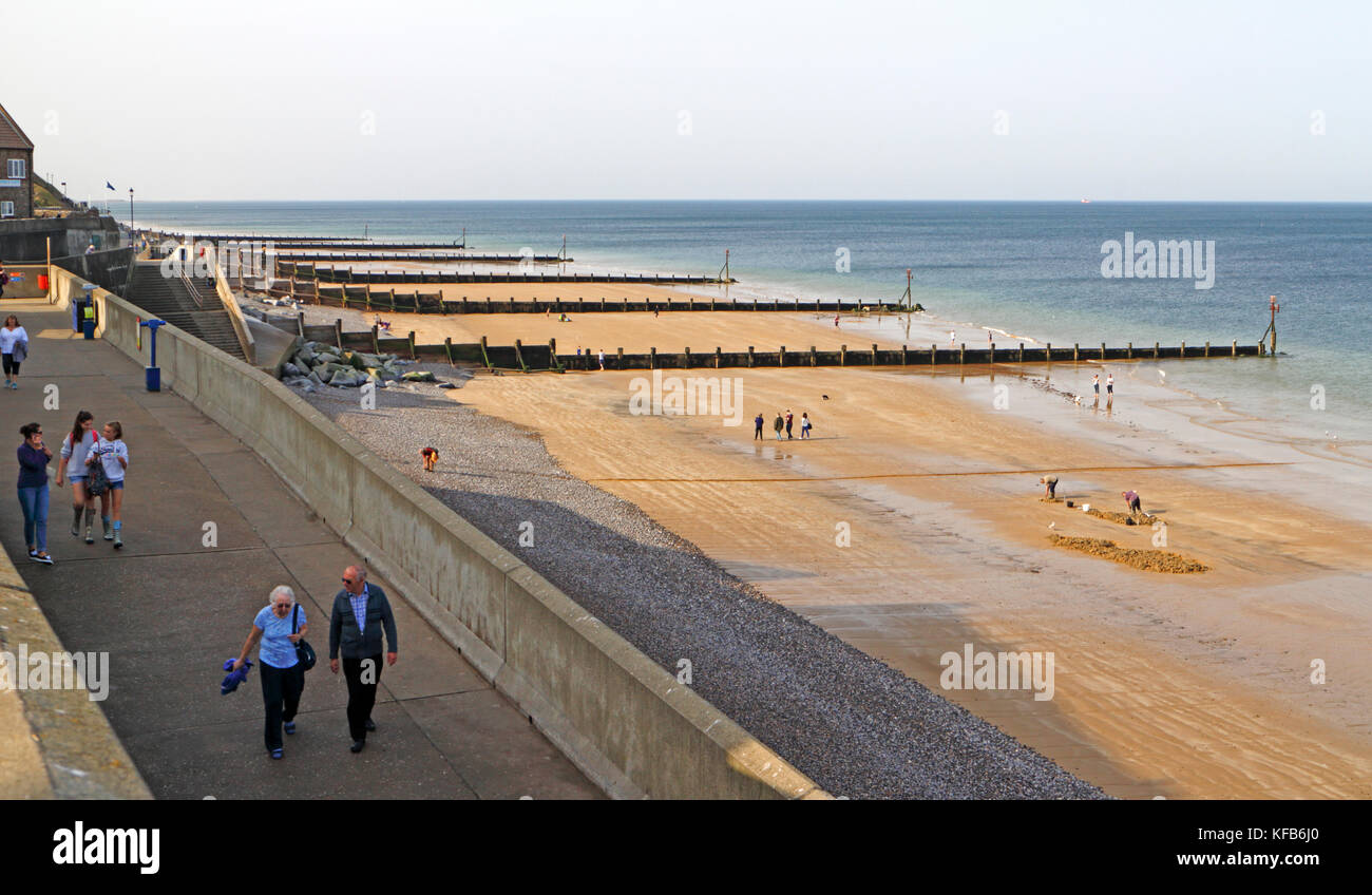 Groynes on the beach sheringham hi-res stock photography and images - Alamy