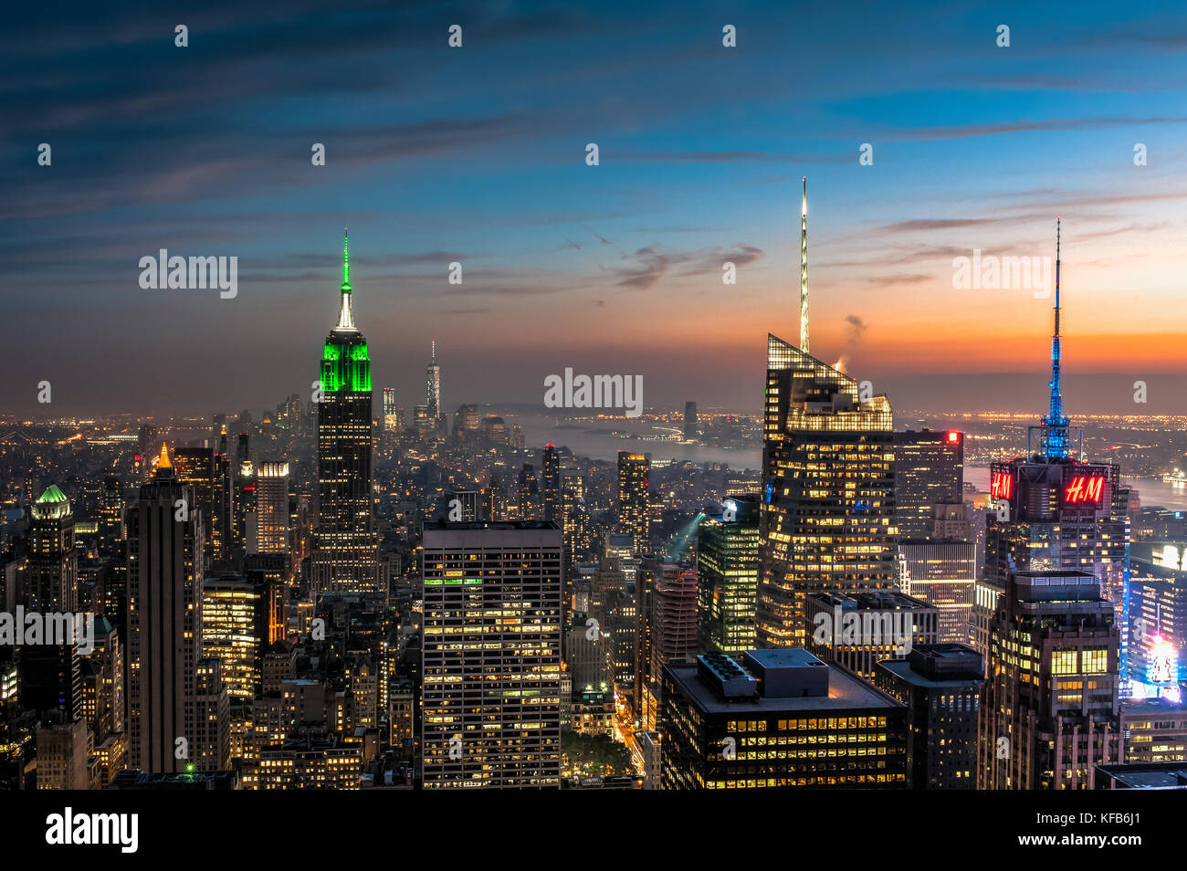 Beautiful view of New York City, Manhattan, at sunset Stock Photo - Alamy