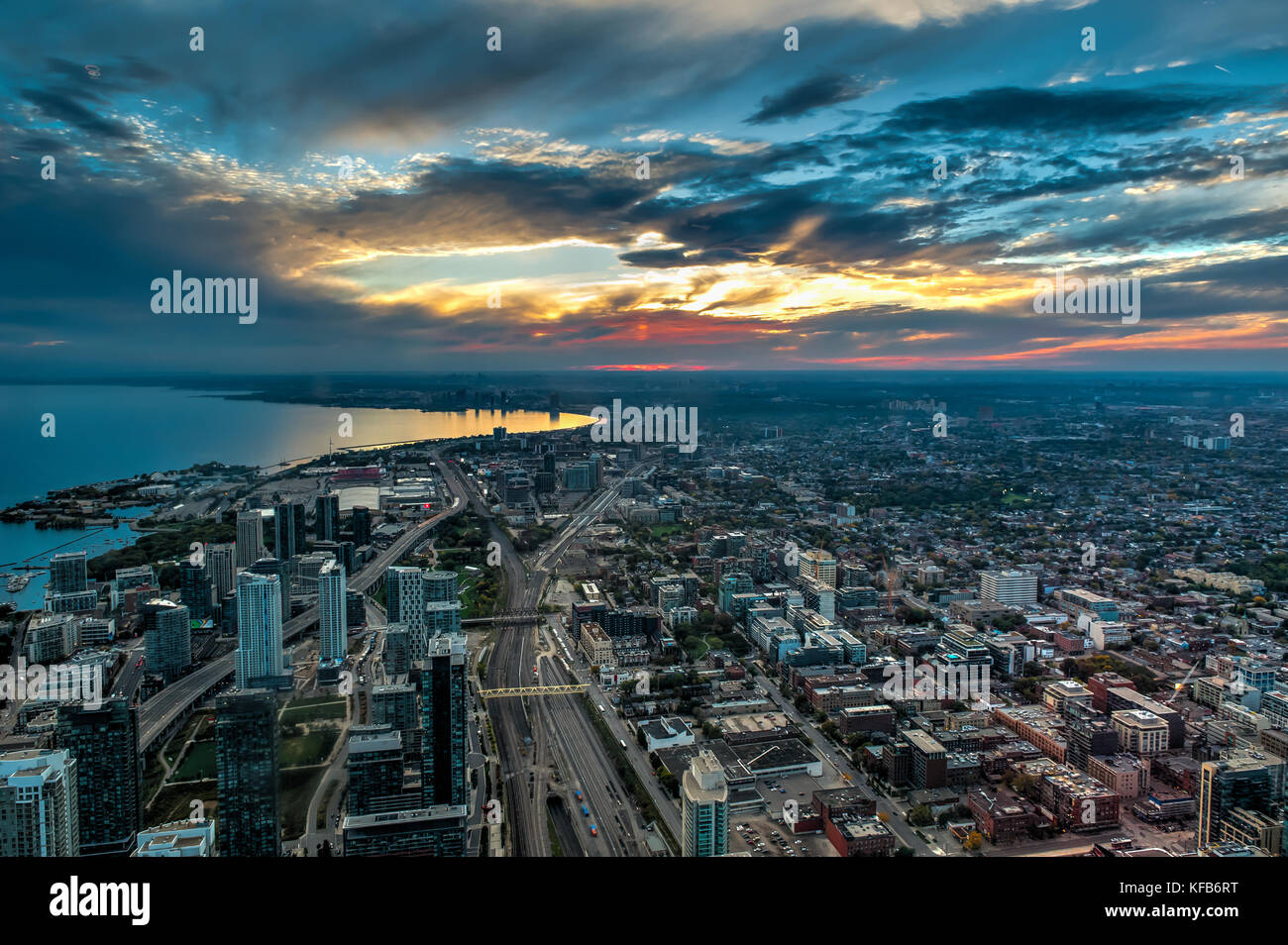 Famous toronto skyline cn tower hi-res stock photography and images - Alamy