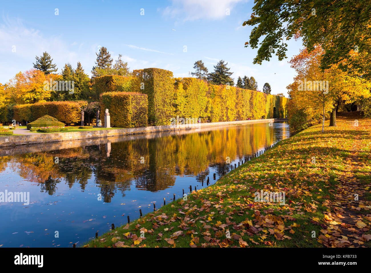 Pond in autumnal Oliwski park in Gdansk, Poland Stock Photo - Alamy