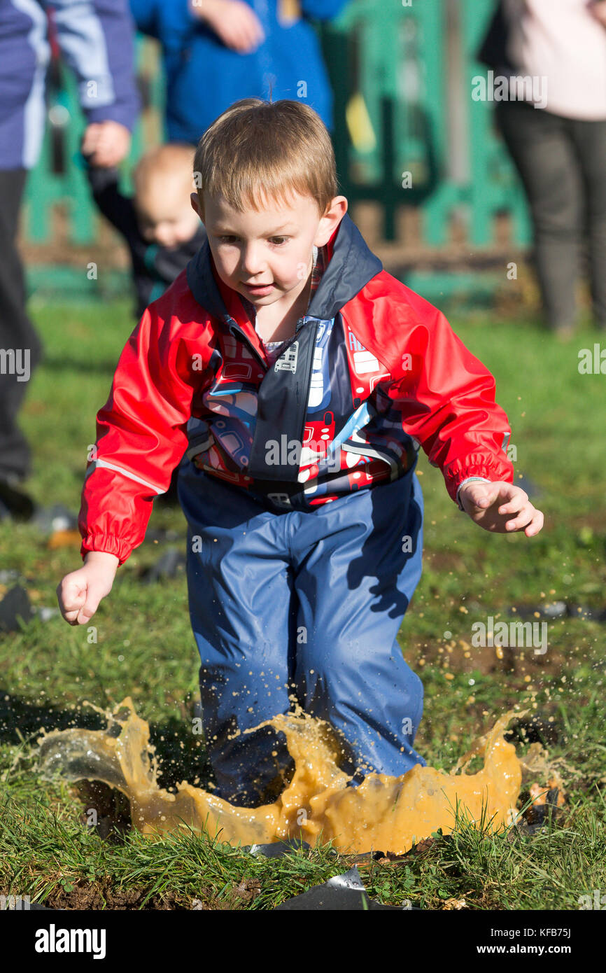 The World Puddle Jumping Championships at Wicksteed Park in ...