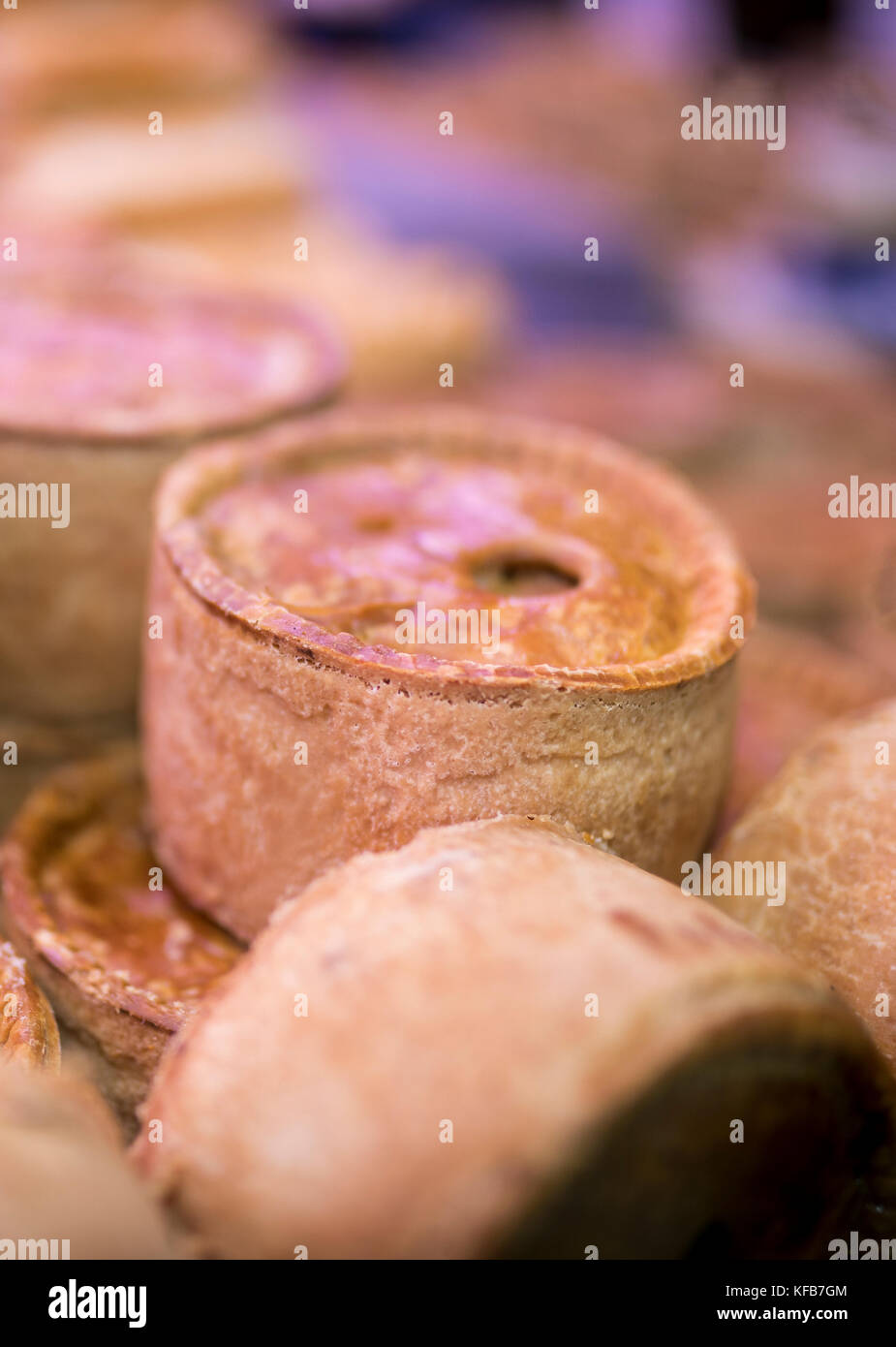 Borough market cake stall hi-res stock photography and images - Alamy
