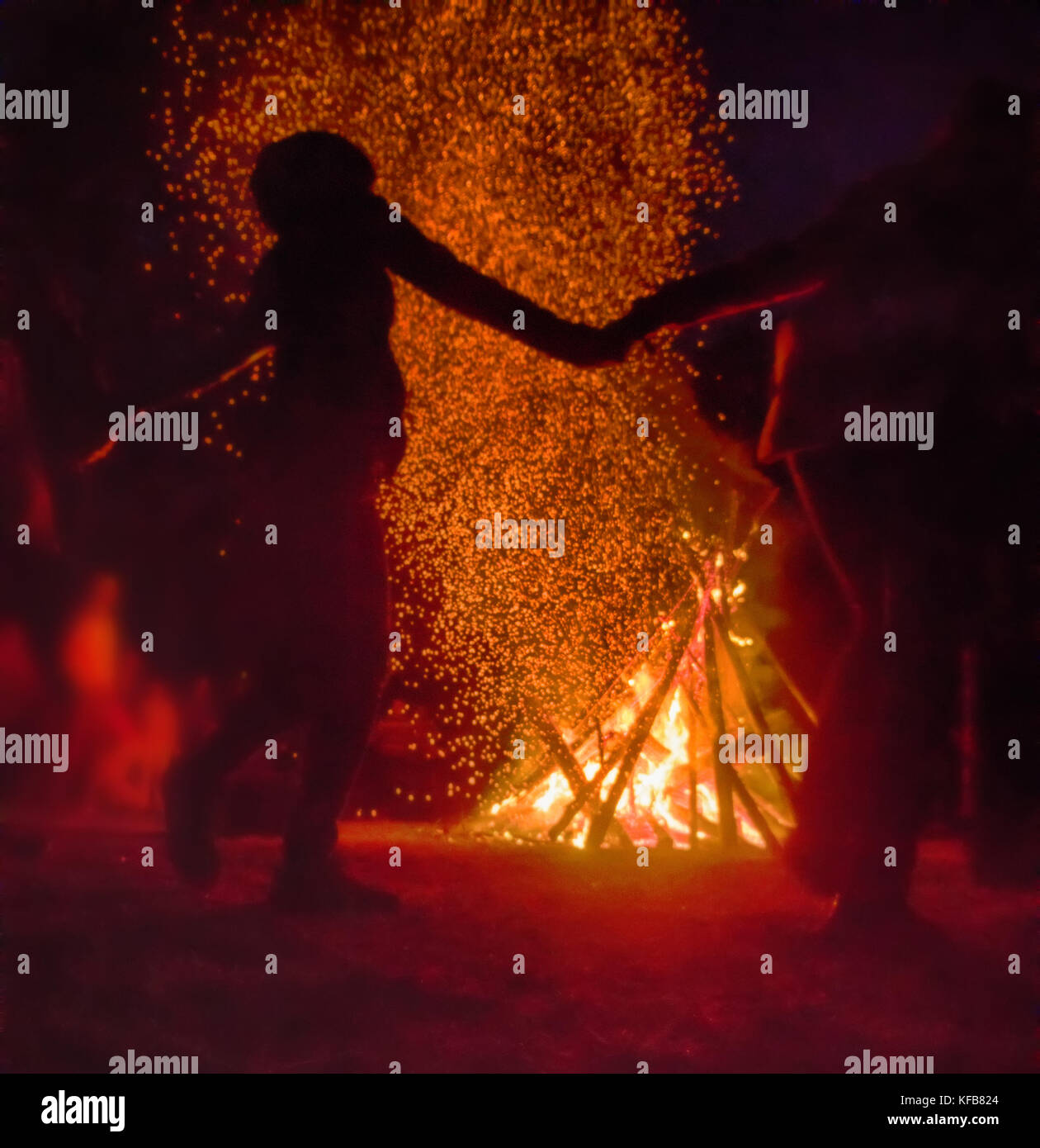 Dancing around fire pagan hi-res stock photography and images - Alamy