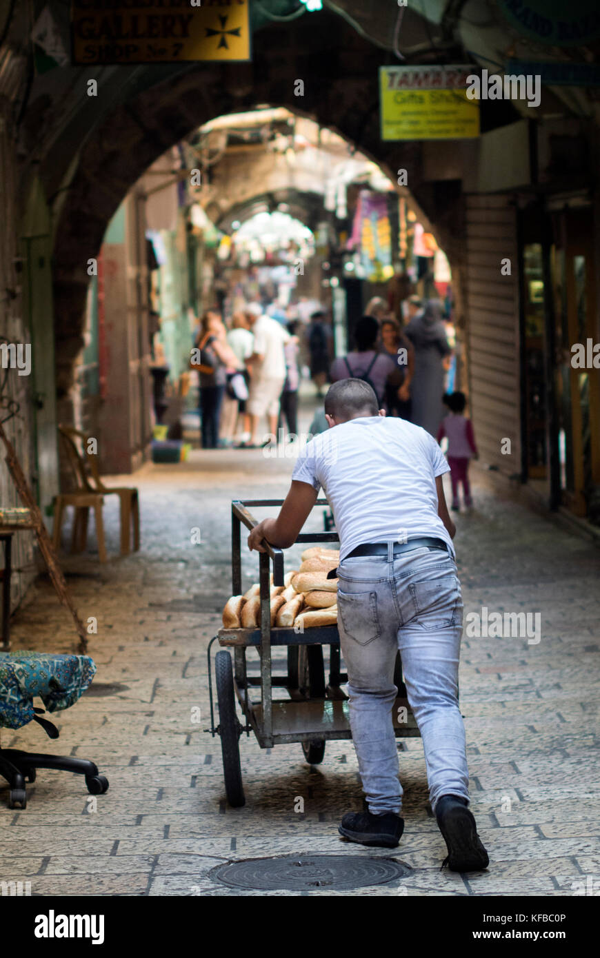Street scene jerusalem hi-res stock photography and images - Alamy