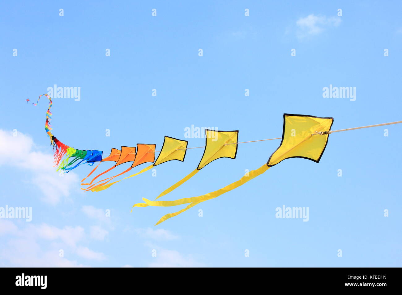 Kites flying hi-res stock photography and images - Alamy