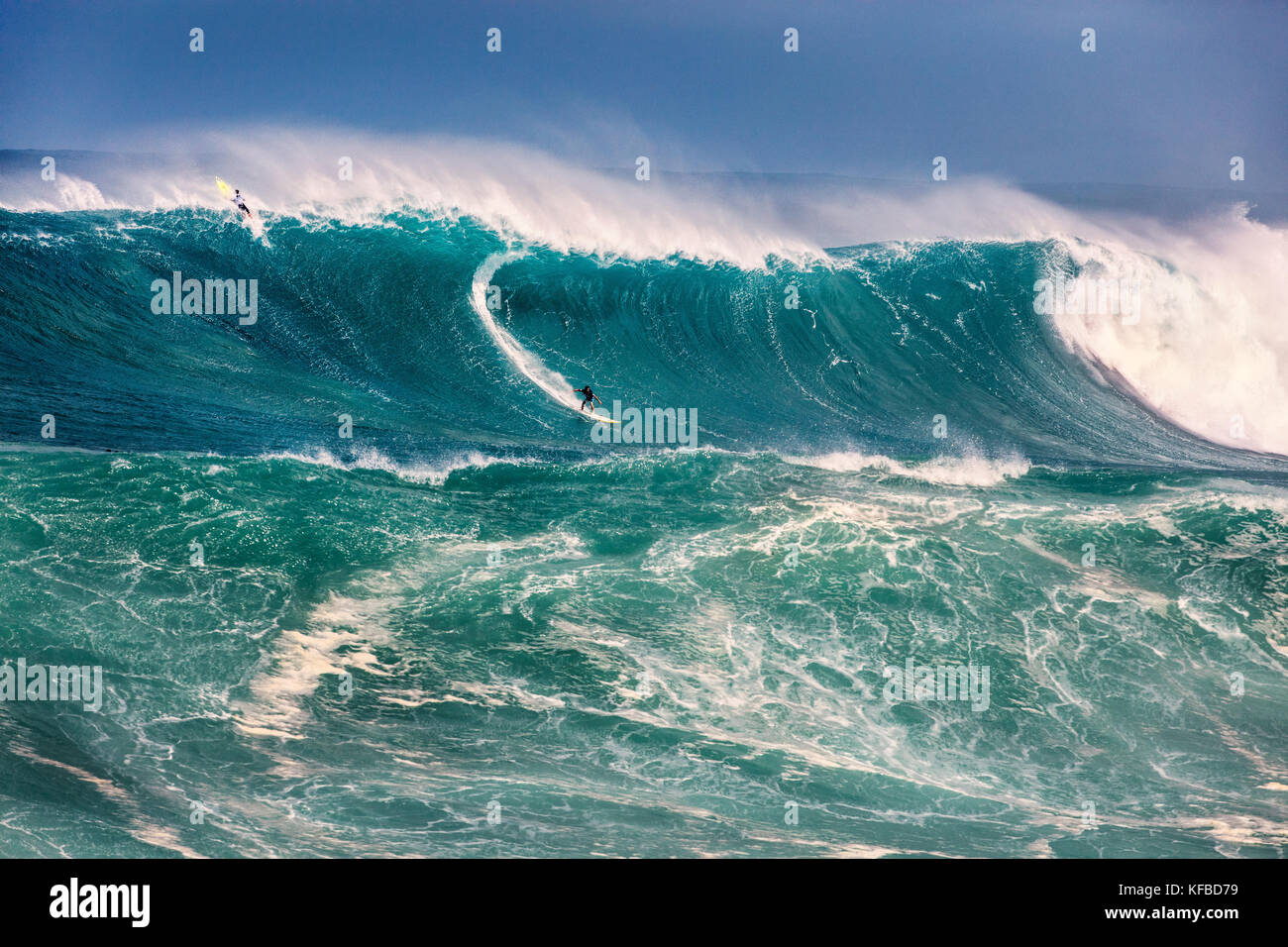 HAWAII, Oahu, North Shore, Eddie Aikau, 2016, surfers competing in the ...