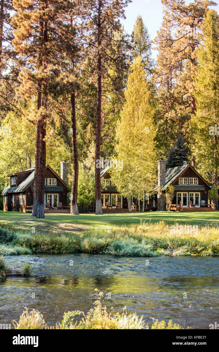 USA, Oregon, Camp Sherman, Metolius River Resort, View of River Stock ...