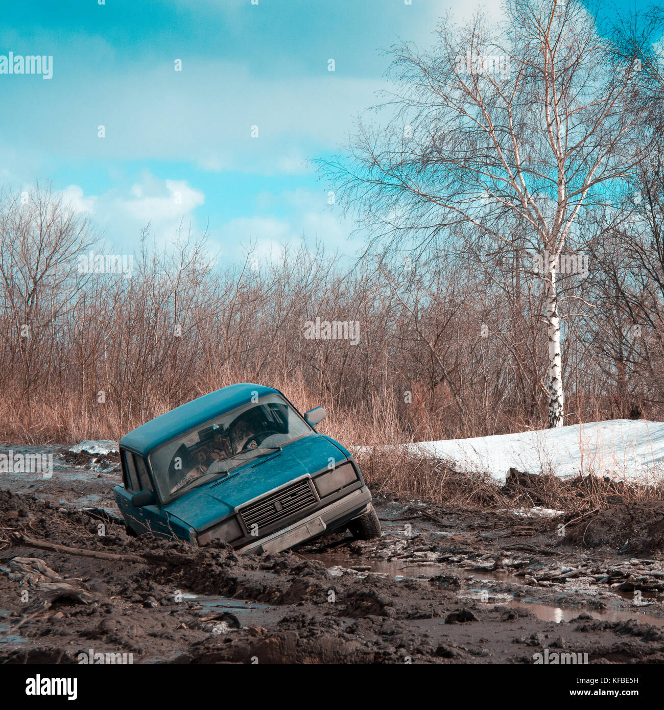 Car stuck in ice hi-res stock photography and images - Alamy