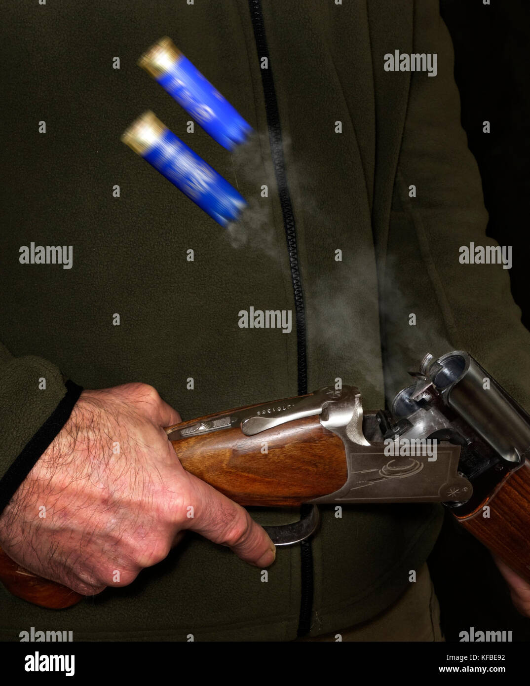 12 gauge shotgun shells hi-res stock photography and images - Alamy