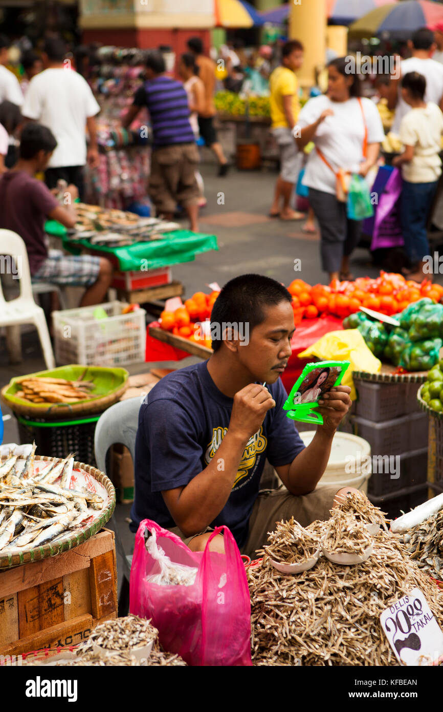 Manila Philippines Market Woman High Resolution Stock Photography and ...