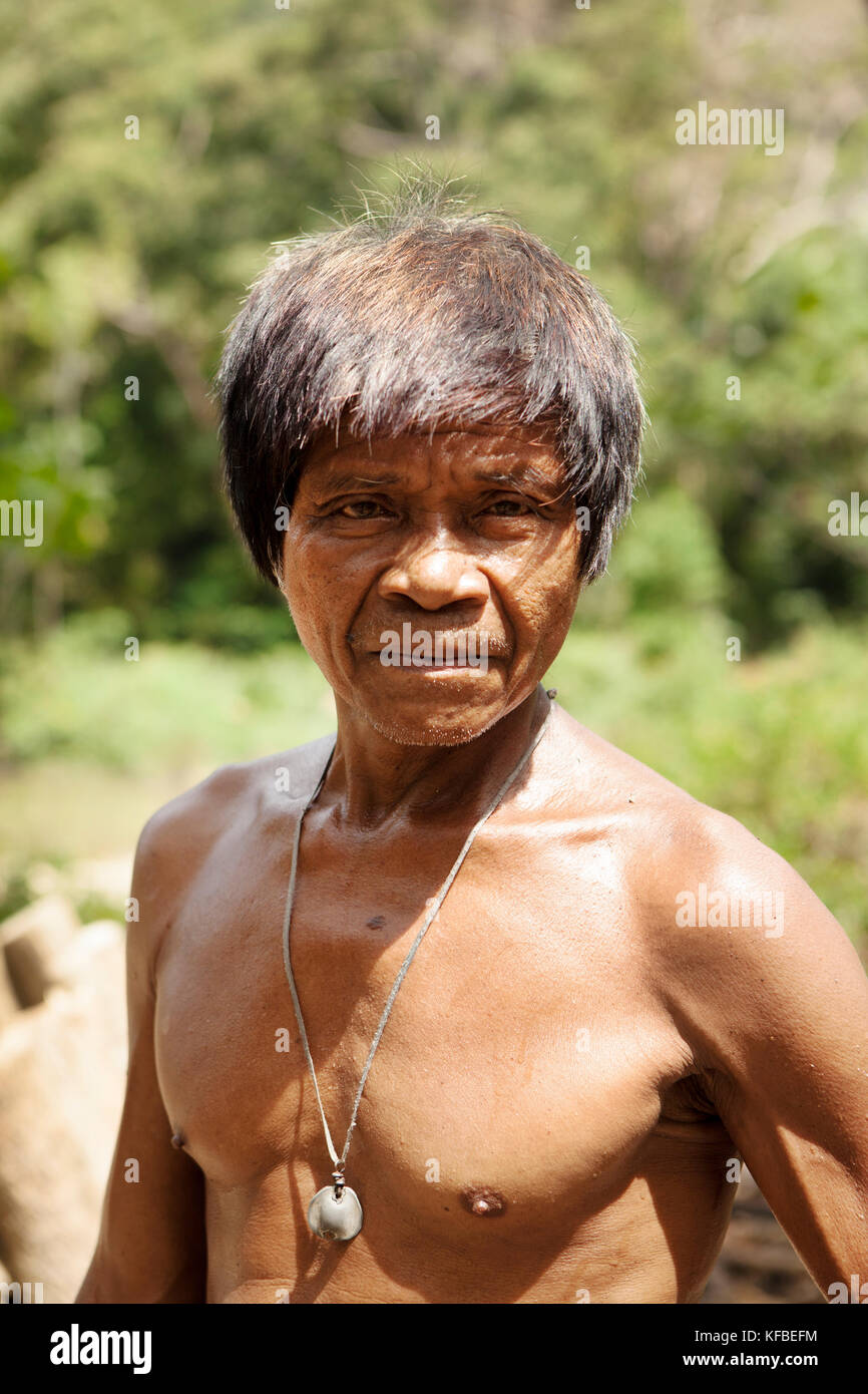 PHILIPPINES, Palawan, Barangay region, Batak man Rudolfo de la Cruz ...