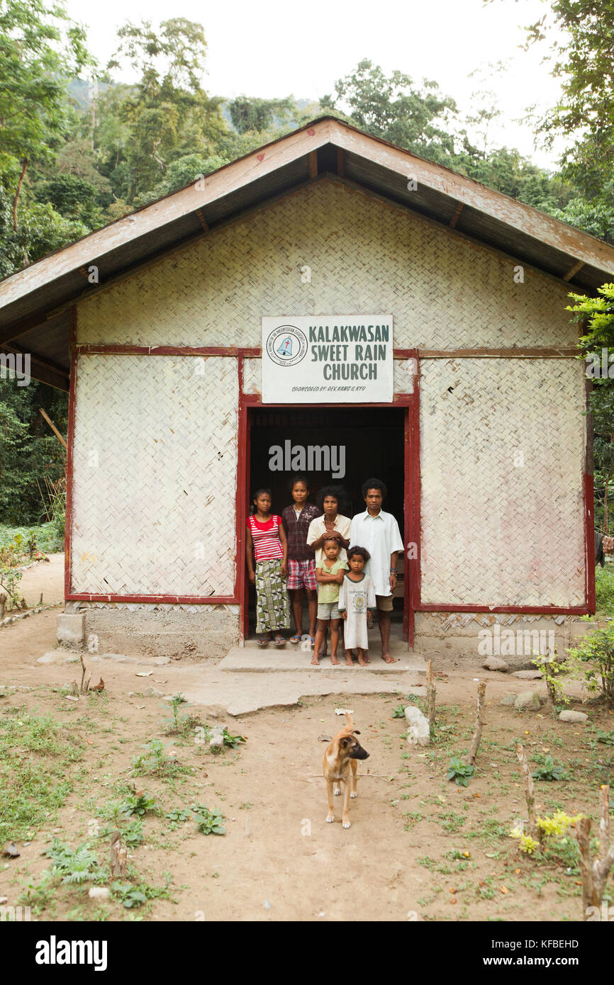 PHILIPPINES, Palawan, Barangay region, a Batak preacher and his family ...