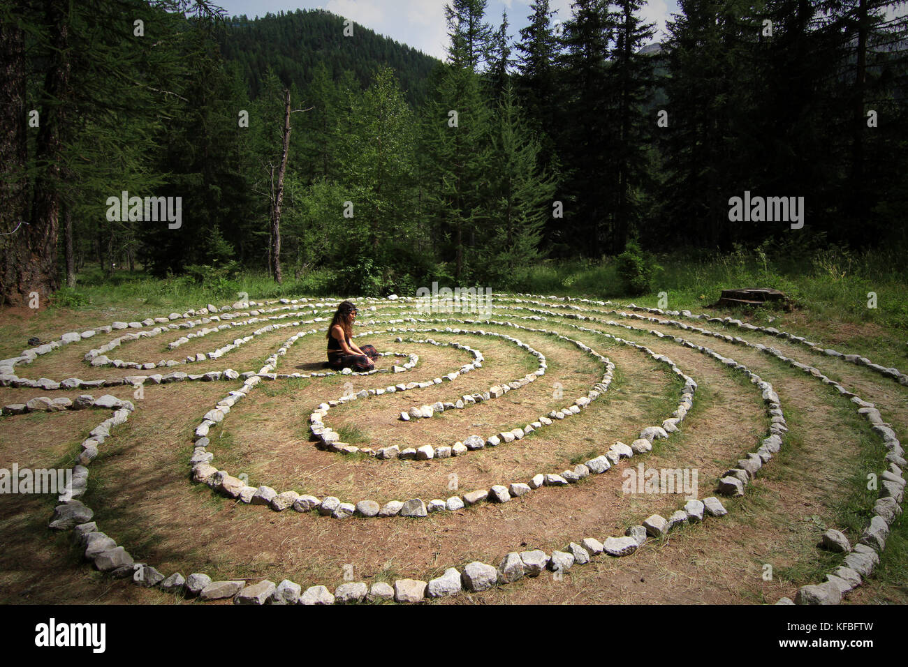 Celtic labyrinth maze hi-res stock photography and images - Alamy