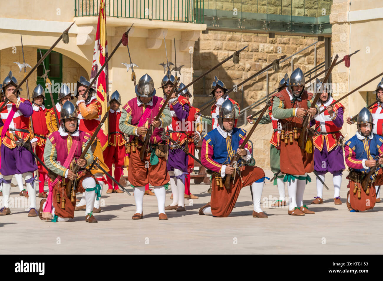 Malta valletta knight in uniform hi-res stock photography and images ...