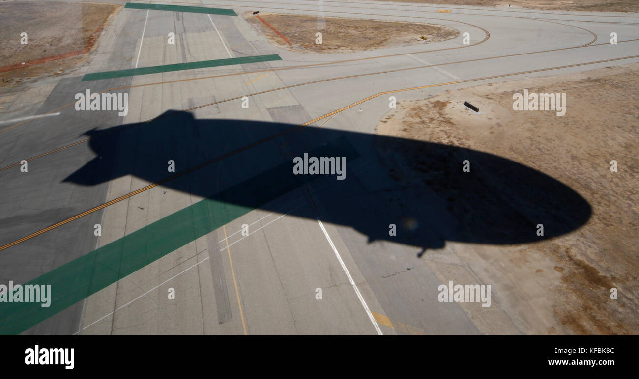 Long Beach California, USA. 26th Oct, 2017. A closeup look outside and ...