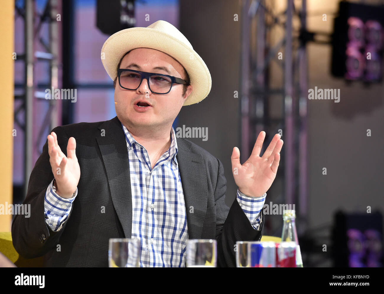 BERLIN/GERMANY - OCTOBER 26: Ben Parr (Octain AI) gestures while ...