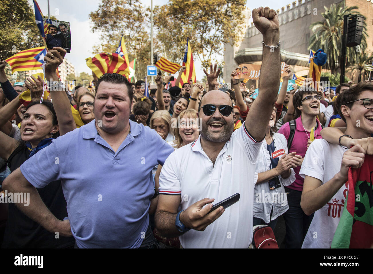 Barcelona, Barcelona, Spain. 27th Oct, 2017. Pro independence ...