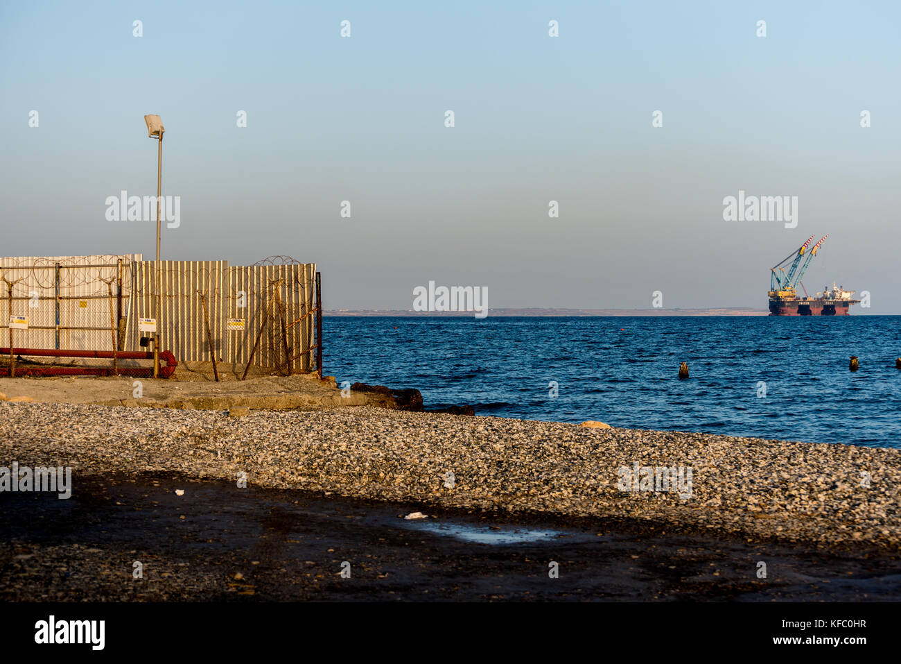 Larnaca bay, Cyprus. 27th October, 2017. Oil and gas rigging platform ...