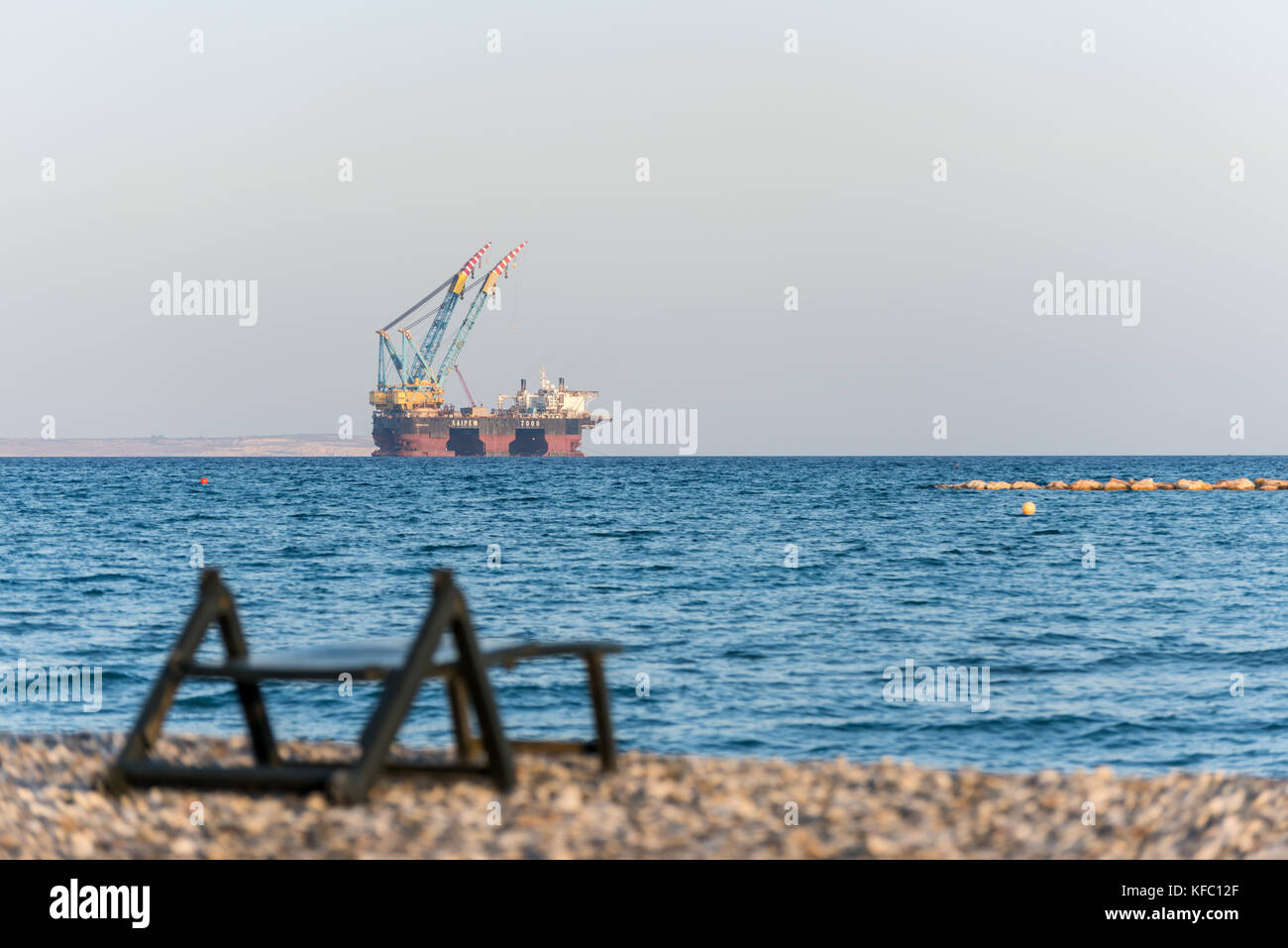 Larnaca bay, Cyprus. 27th October, 2017. Oil and gas rigging platform ...