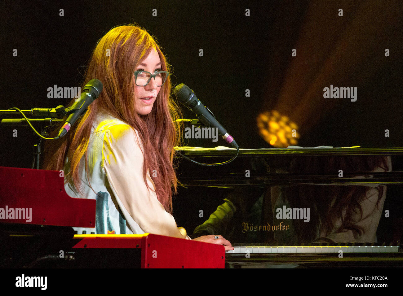 Madison, Wisconsin, USA. 26th Oct, 2017. TORI AMOS performs live during ...