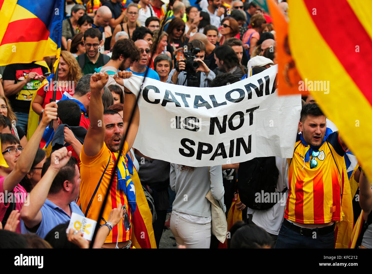 Barcelona, Spain. 27th October, 2017. Catalan republic proclamation, in ...
